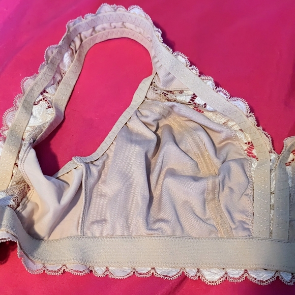 Breezies | Intimates & Sleepwear | Breezies Nwot Bra Size Xs | Poshmark